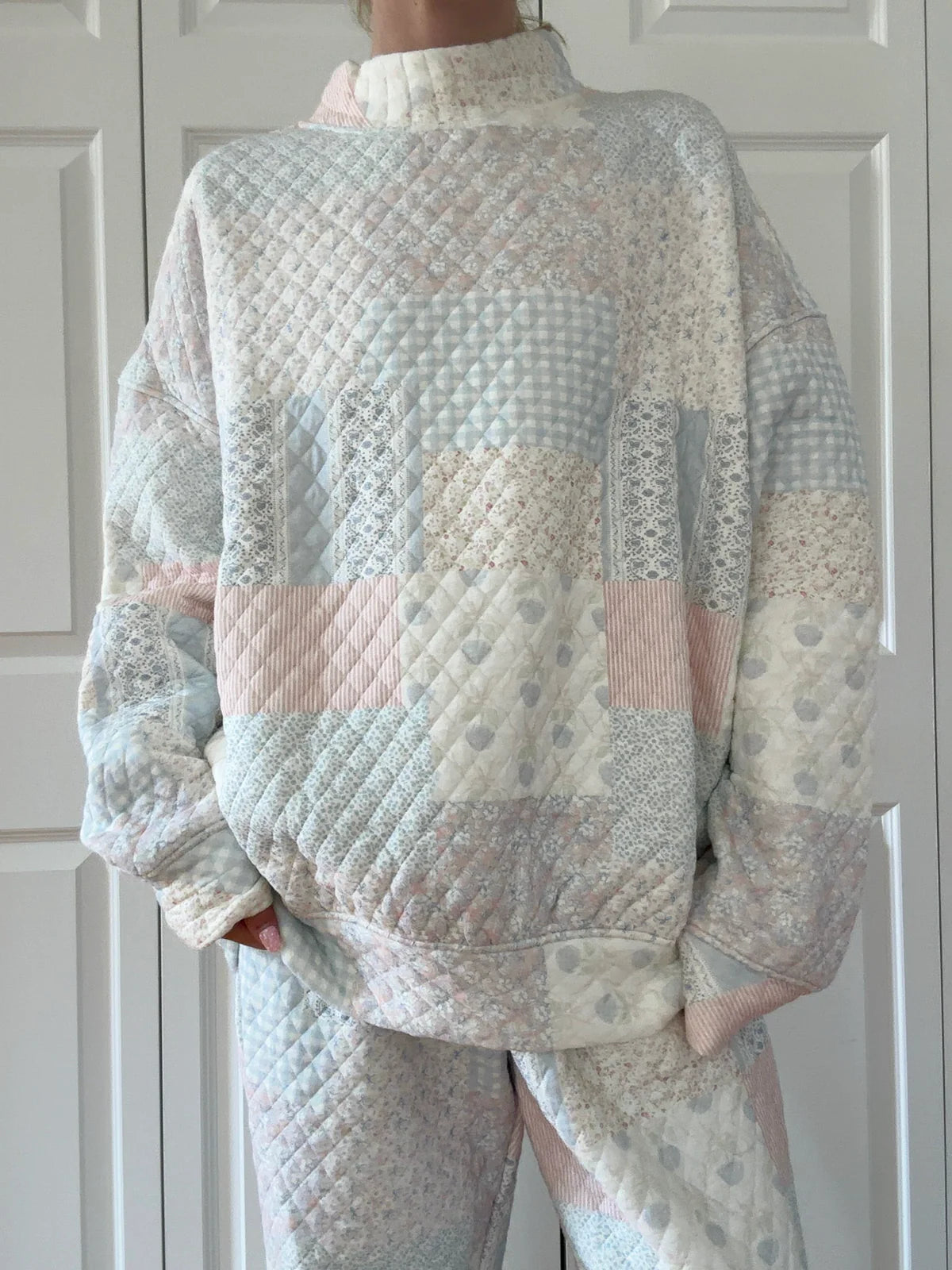 SUNKISSED COCONUT Shades of Blue Quilted Mockneck Sweatshirt – Simply ...